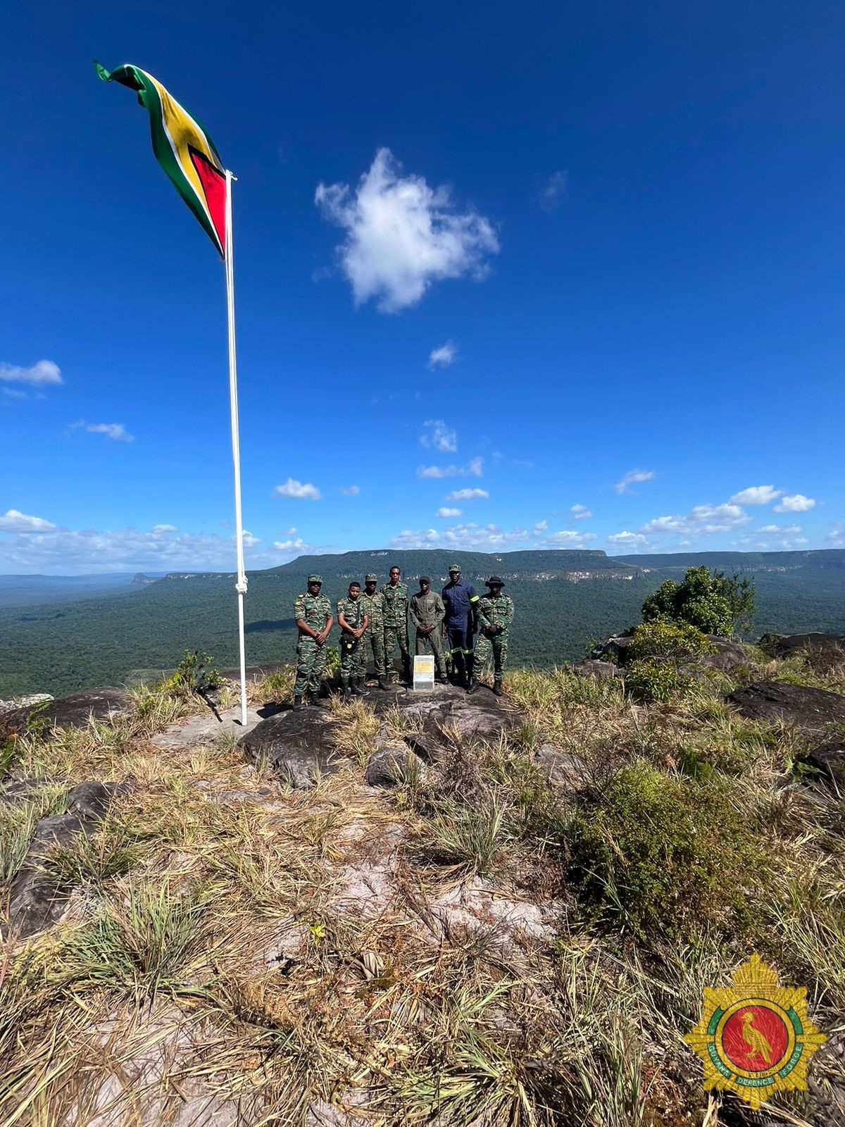 “It’s false” that Venezuelans replaced Guyana’s flag with theirs ...