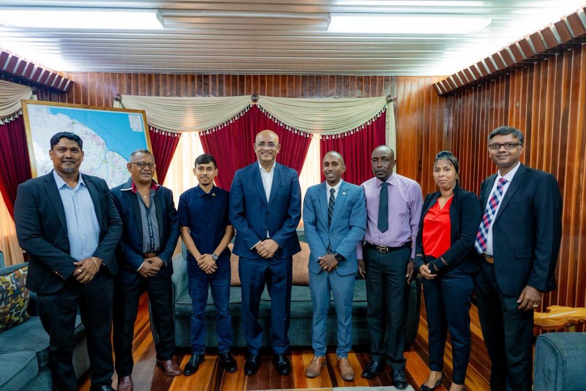 PNCR/APNU leader shrugs off more defections to PPP – Demerara Waves ...
